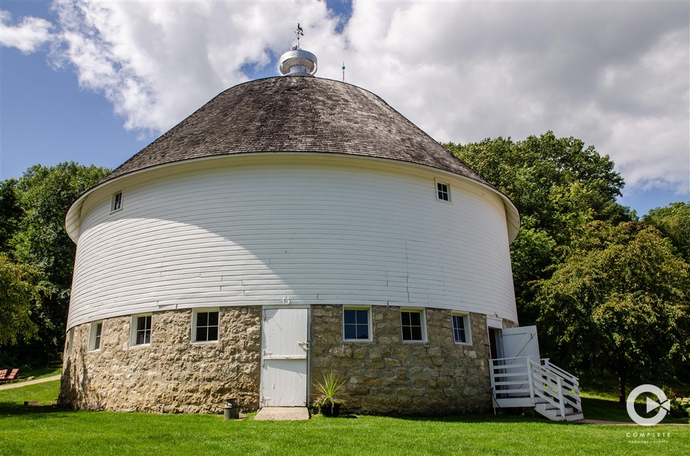 Round Barn Farm - Minneapolis Wedding Venues